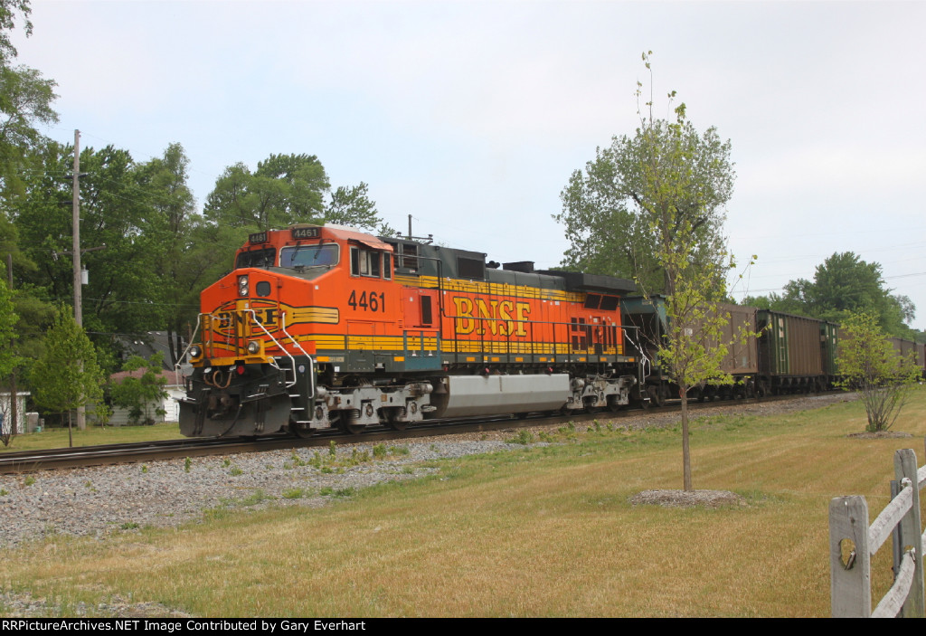 BNSF 4461 - Burlington Northern Santa Fe